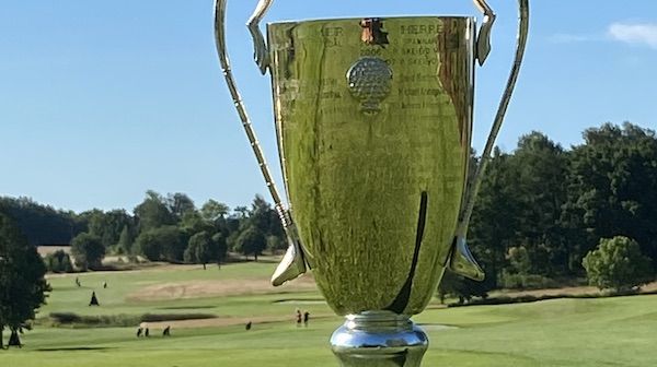 Finn en makker til KM Foursome - Larvik Golfklubb
